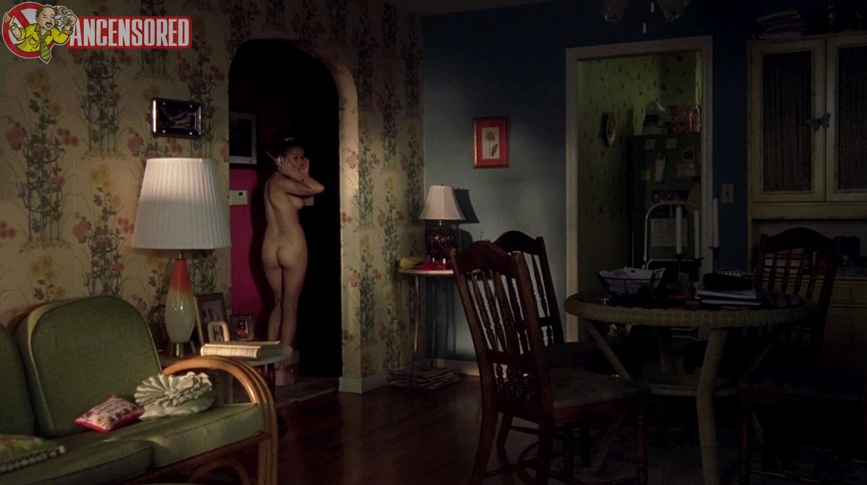 Alexis Dziena Nue Dans Broken Flowers